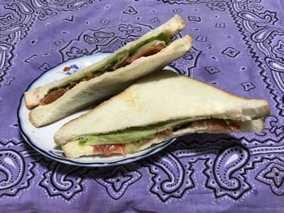BLTサンドイッチ作り！挟む順番の美味しく食べる考え方 | スイーツ男子ネイのちょこっと贅沢日和